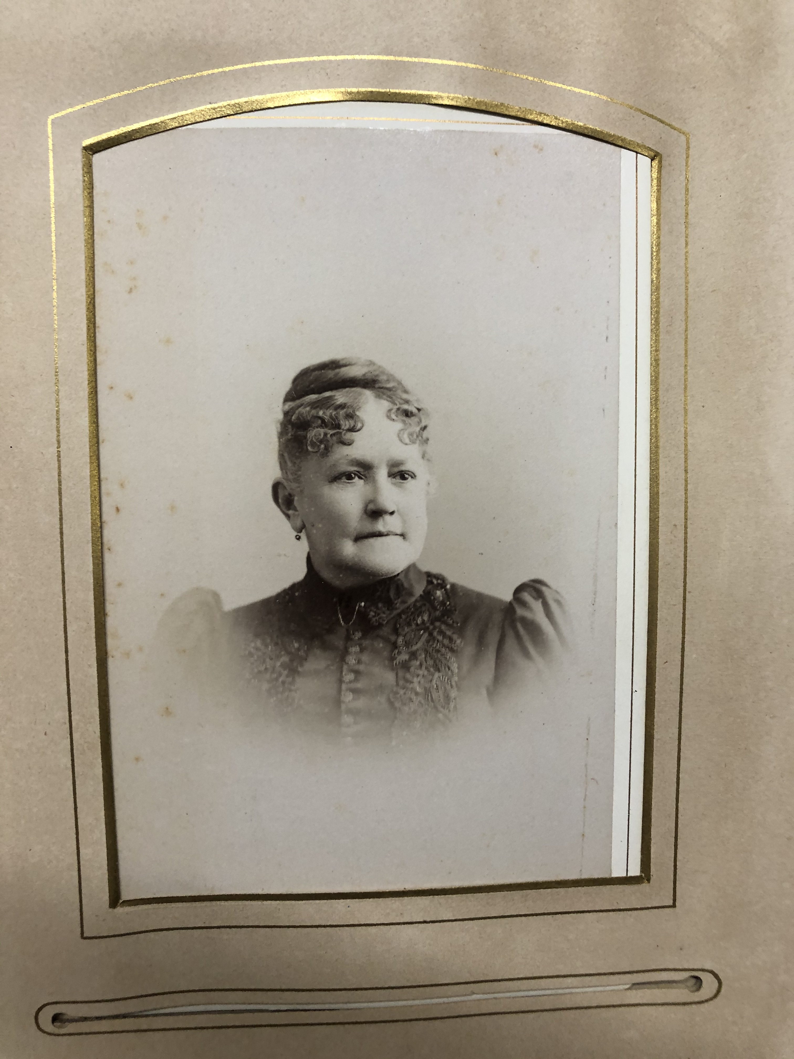 Unidentified Women – Little Compton Historical Society